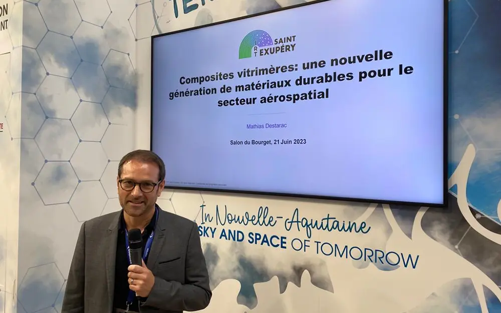 Mathias Destarac présente les vitrimères au salon du Bourget - Softmat